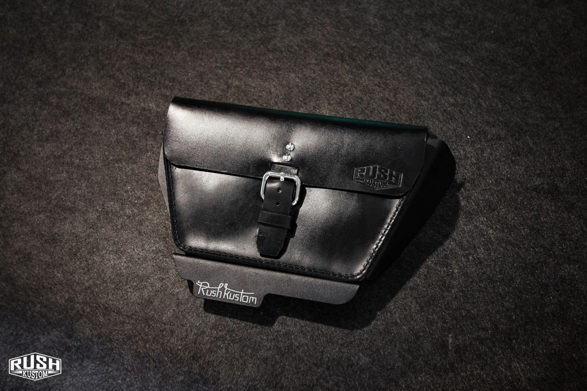 Rush kustom 【OUTLET出清商品】右側飾蓋 (附收納包 / 黑色) (RUSH-005-R-BLK)| Webike摩托百貨