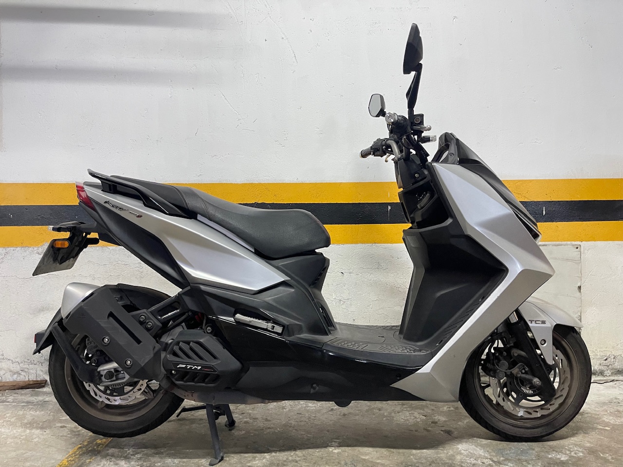 光陽 KRV180 - 中古/二手車出售中 賣代步光陽 KRV 180 免鑰匙皮帶版ABS+TCS 2022年 全車原廠引擎無改，現況出售，有通勤、接送、外送需求可以考慮～ | 個人自售 ...