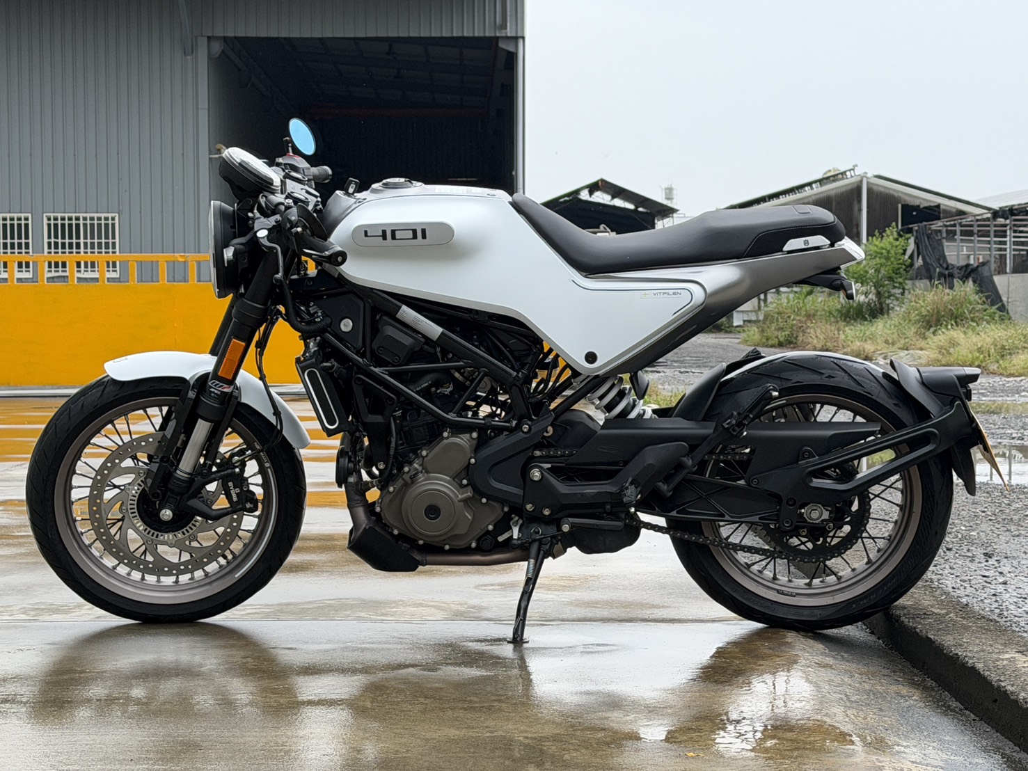 HUSQVARNA VITPILEN 401 - 中古/二手車出售中 HUSQVARNA 標配番管 白箭401 （近全新 限量公司車 ...