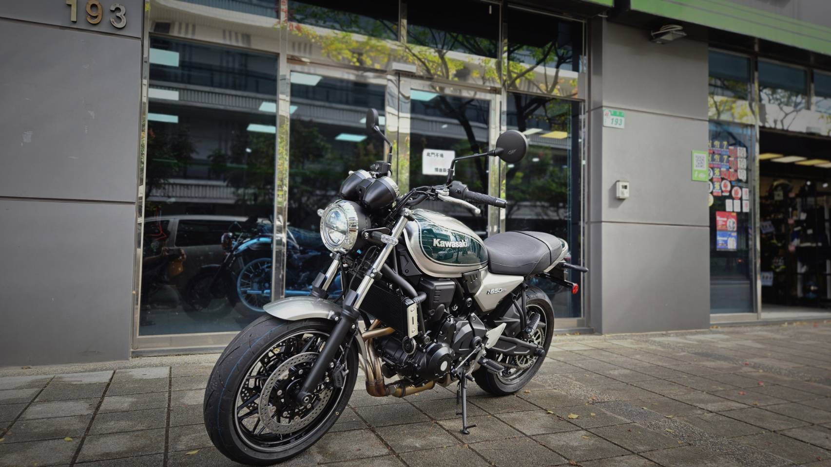 KAWASAKI Z650新車出售中 Kawasaki Z650RS KTRC 2024三色可選 糖果紅/金屬黑/幻影銀 全新台崎公司車 三年 ...