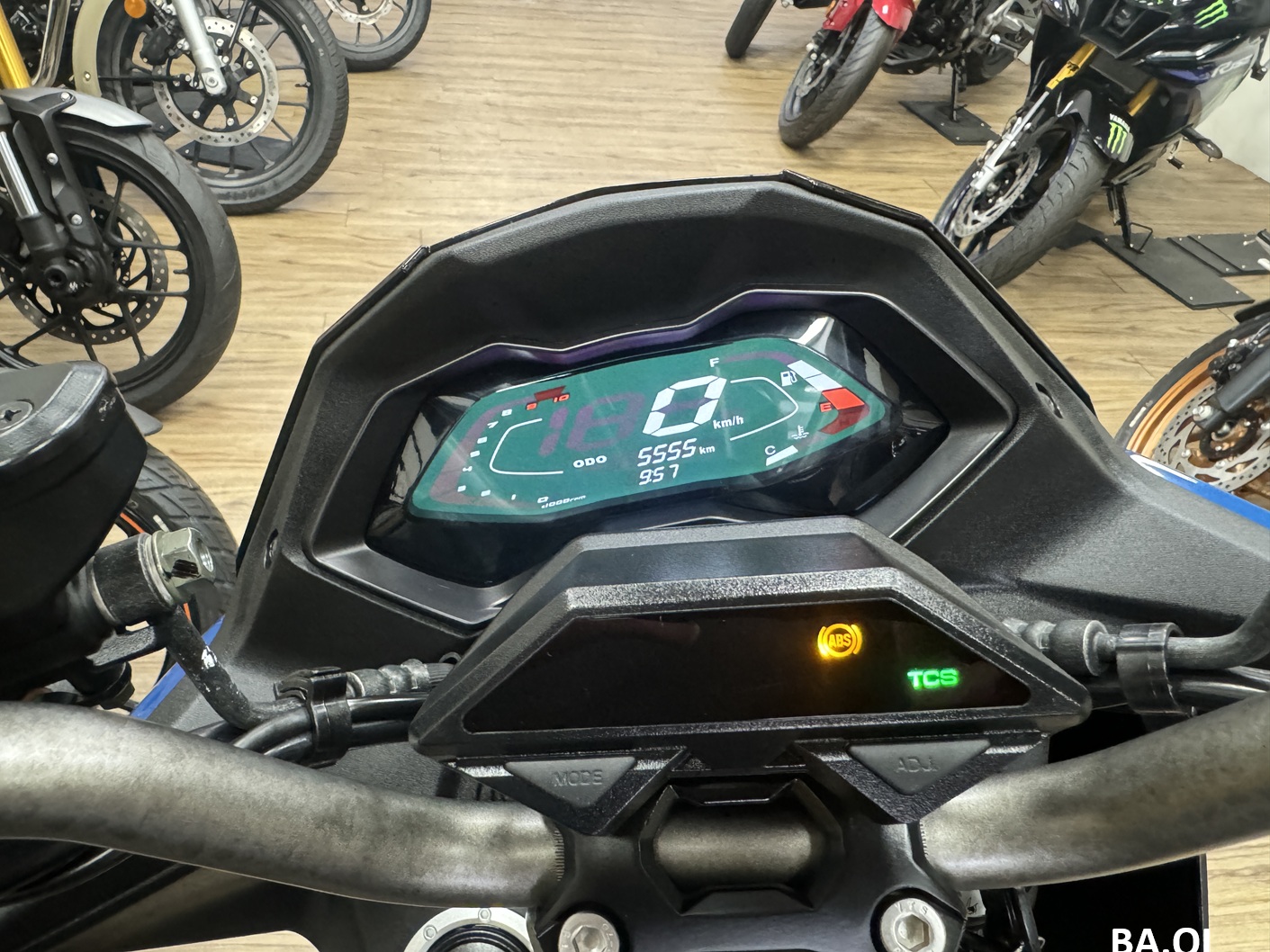 光陽 KRV180 - 中古/二手車出售中 【新竹長龍車業】KYMCO 光陽 KRV 180 TCS | 新竹長龍車業行 - 「Webike-摩托車市」