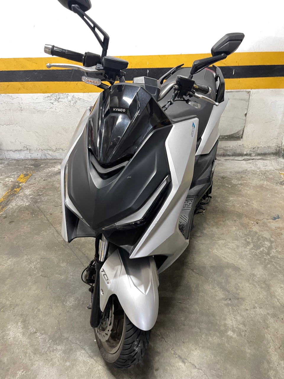 光陽 KRV180 - 中古/二手車出售中 賣代步光陽 KRV 180 免鑰匙皮帶版ABS+TCS 2022年 全車原廠引擎無改，現況出售，有通勤、接送、外送需求可以考慮～ | 個人自售 ...