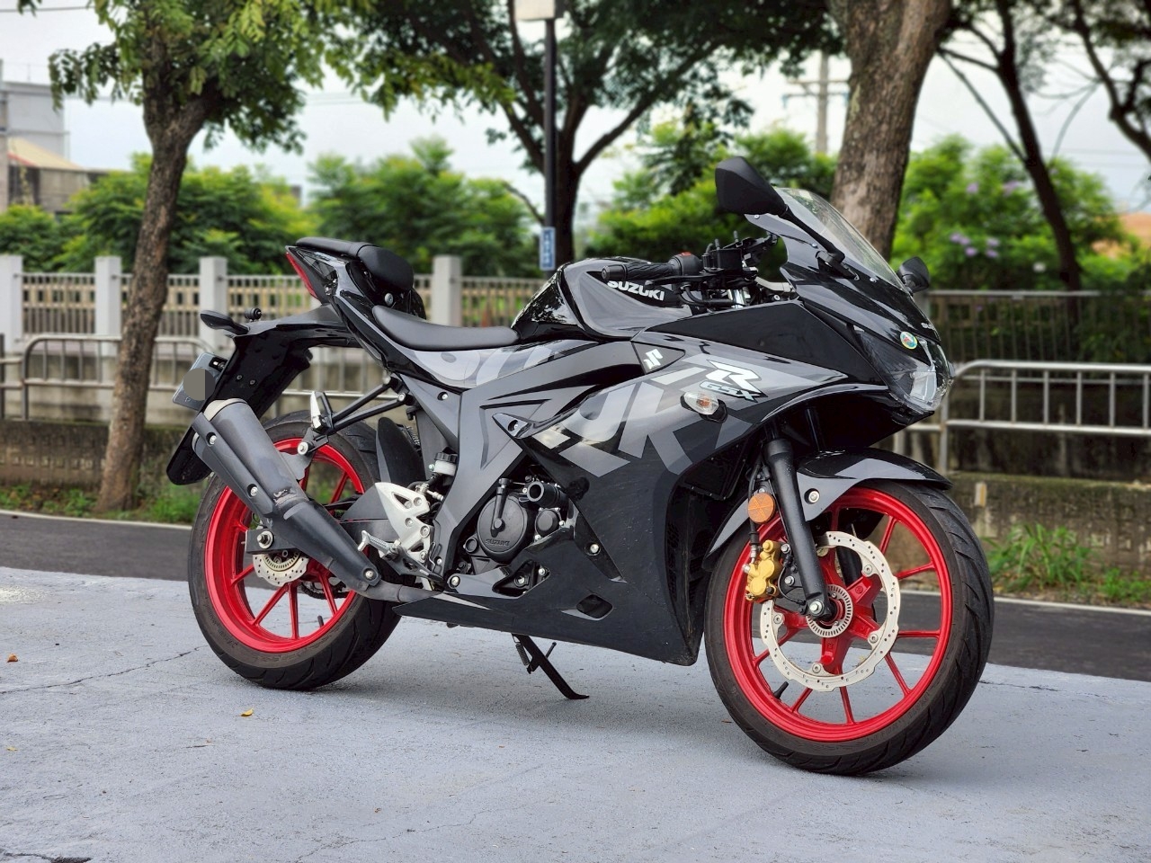 SUZUKI GSX-R150 - 中古/二手車出售中 2021黑紅配色 無摔無事故 里程僅九千 新手小阿魯 | 武士重機-阿良 ...